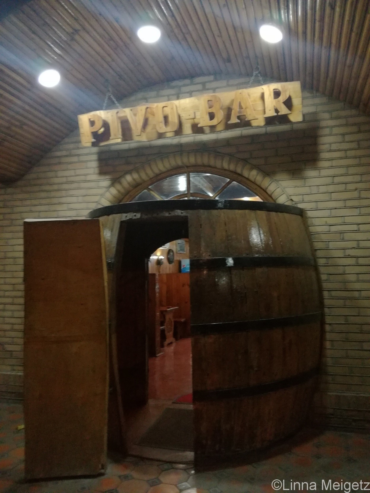 ビール工場の隣！サマルカンドのパブレストラン、Bochkaに行ってみた | Revontulia[レヴォントゥリア]